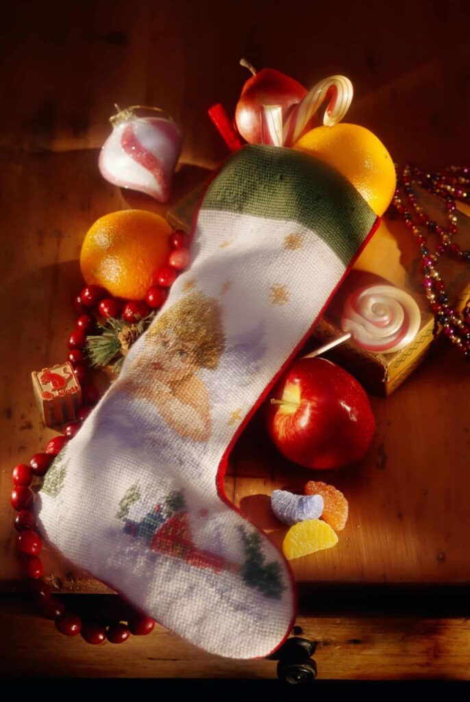 41 Old Fashioned Christmas Ideas & Traditions to Bring Back - Come Home ...